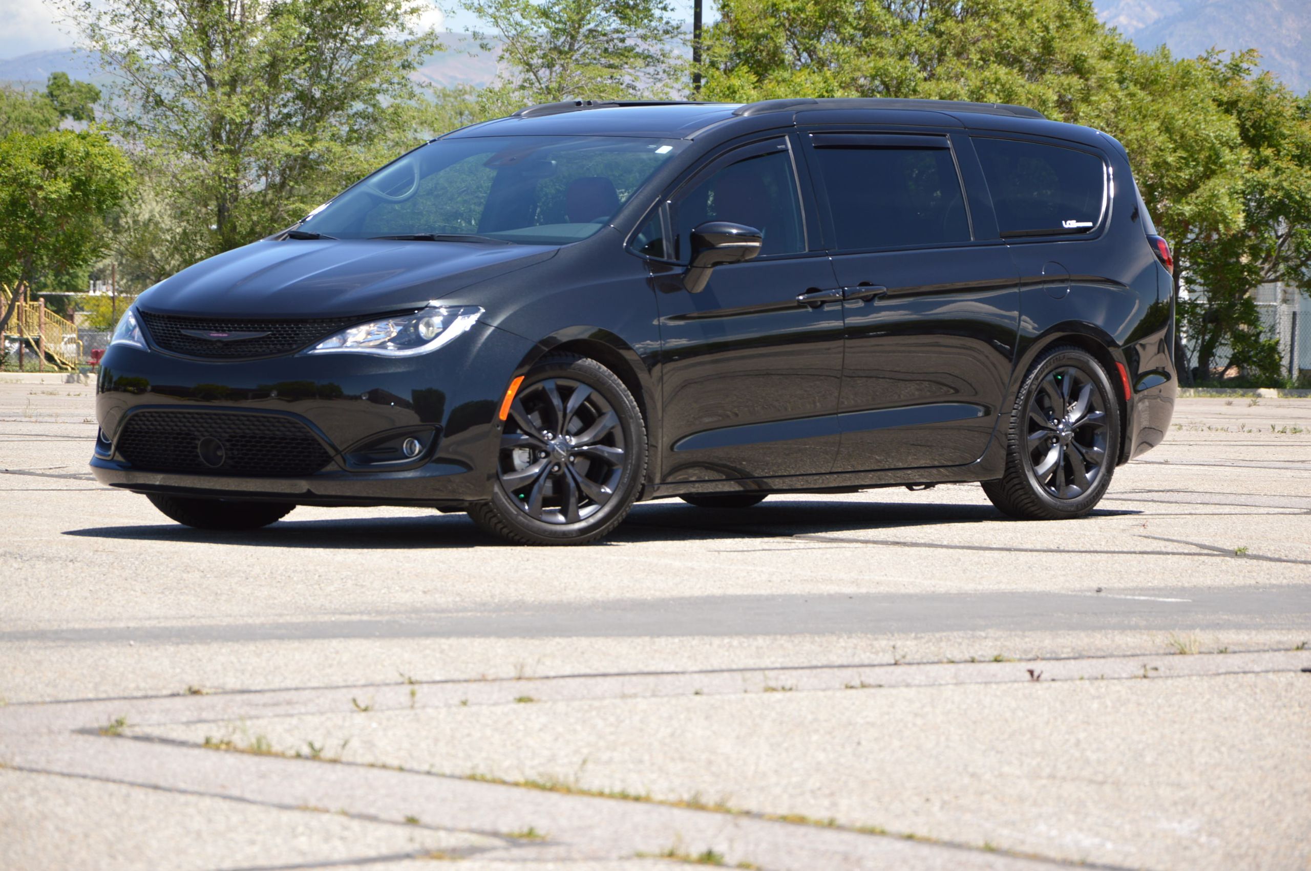 2020 Chrysler Pacifica Limited Red S | Unique Car Guy